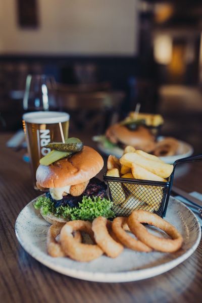 Pub and Restaurant near Manchester Airport – Tatton Arms