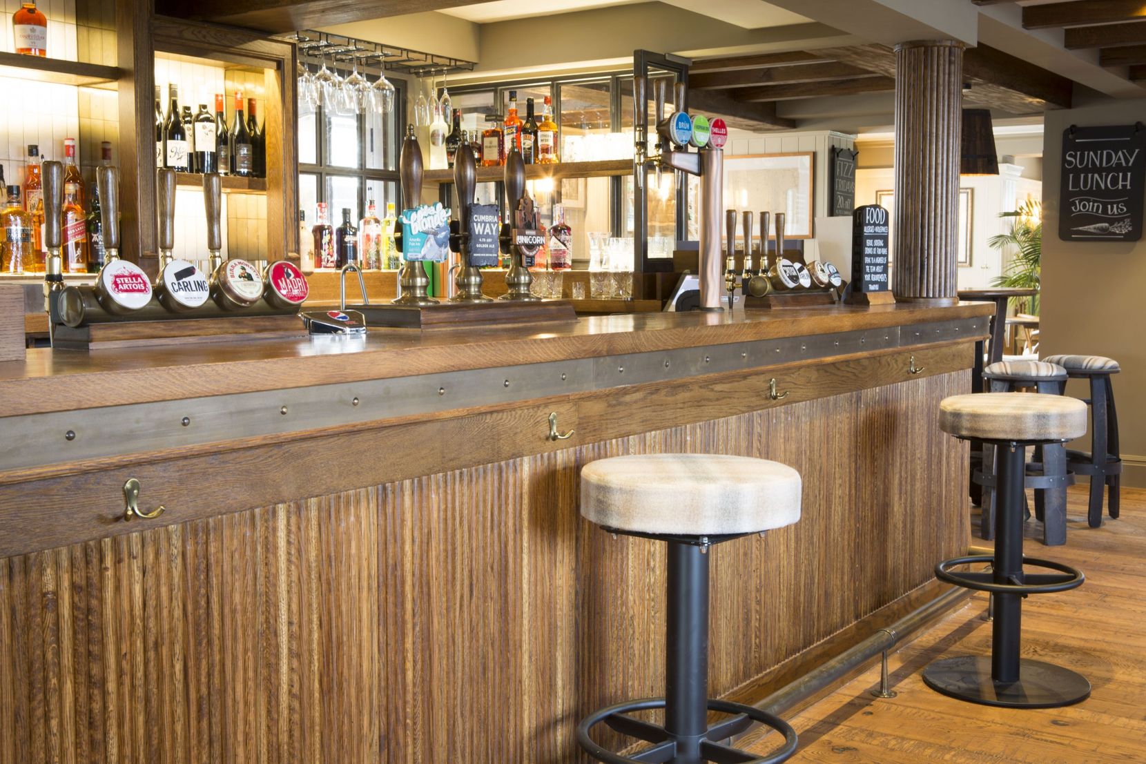 Pub and Restaurant near Manchester Airport – Tatton Arms